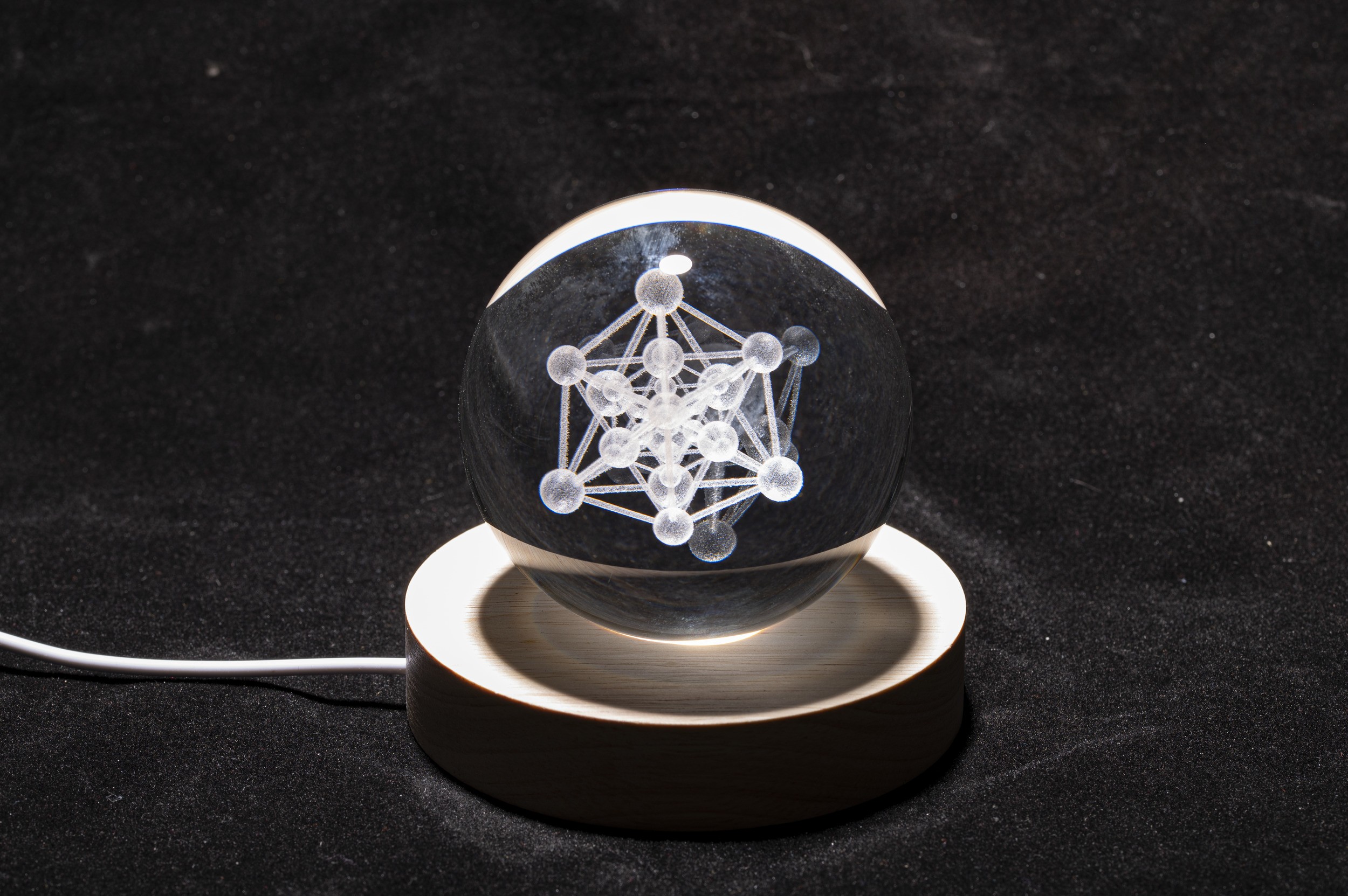 Boule de cristal Metatron lumineuse USB support chêne